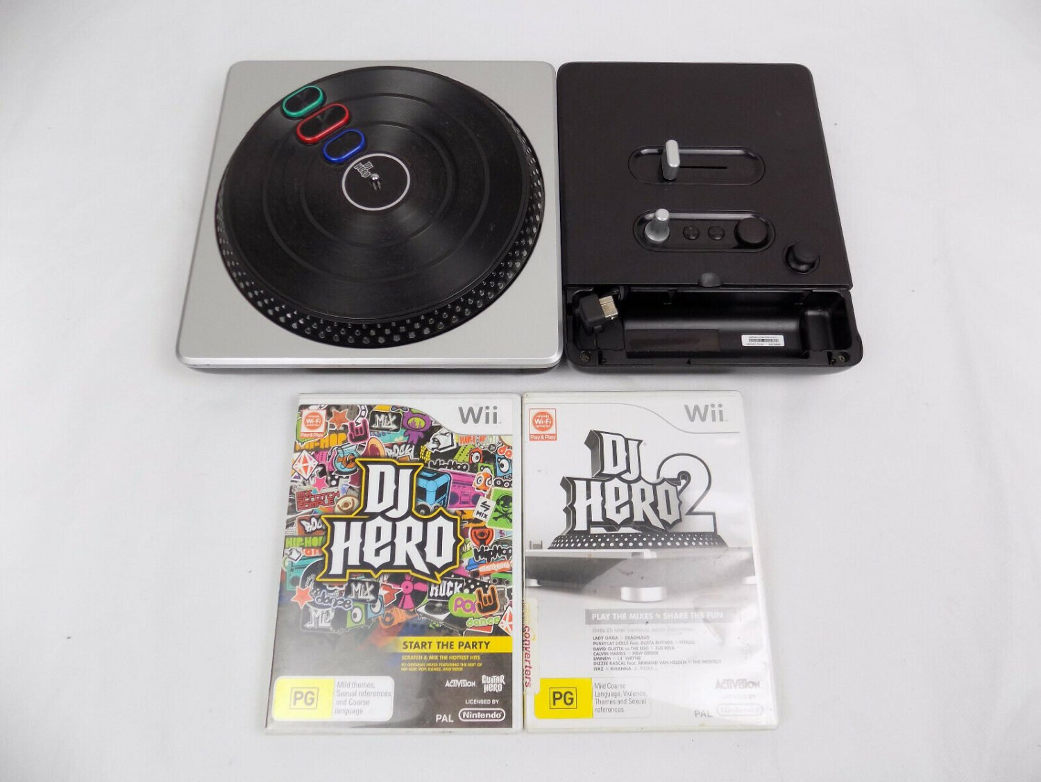 Nintendo Wii DJ Hero Turntable + 2x Dj Hero Games Bundle ( Dj Hero + DJ ...