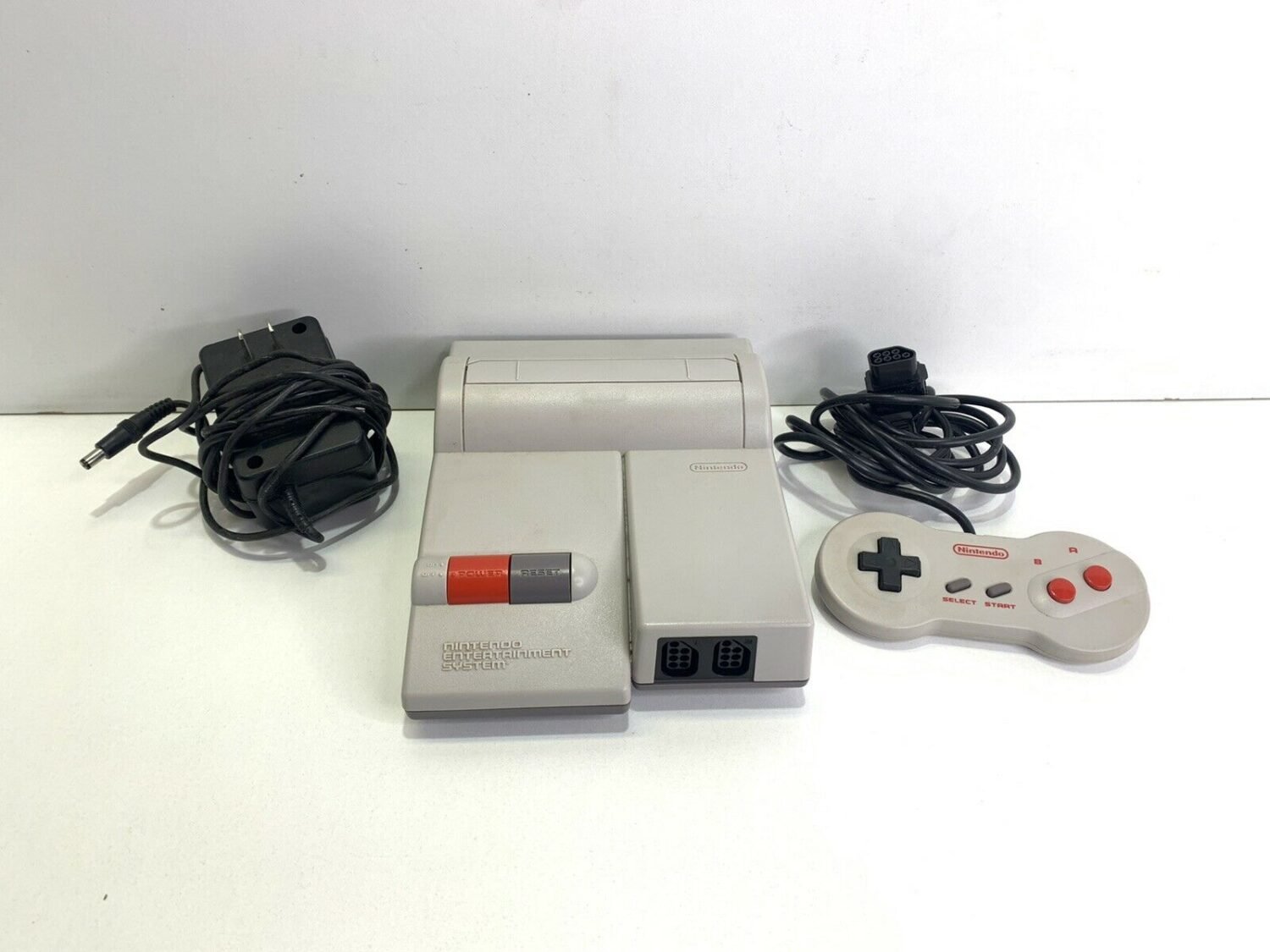 Nintendo NES Top Loader Console + Dogbone Controller + Cables ...
