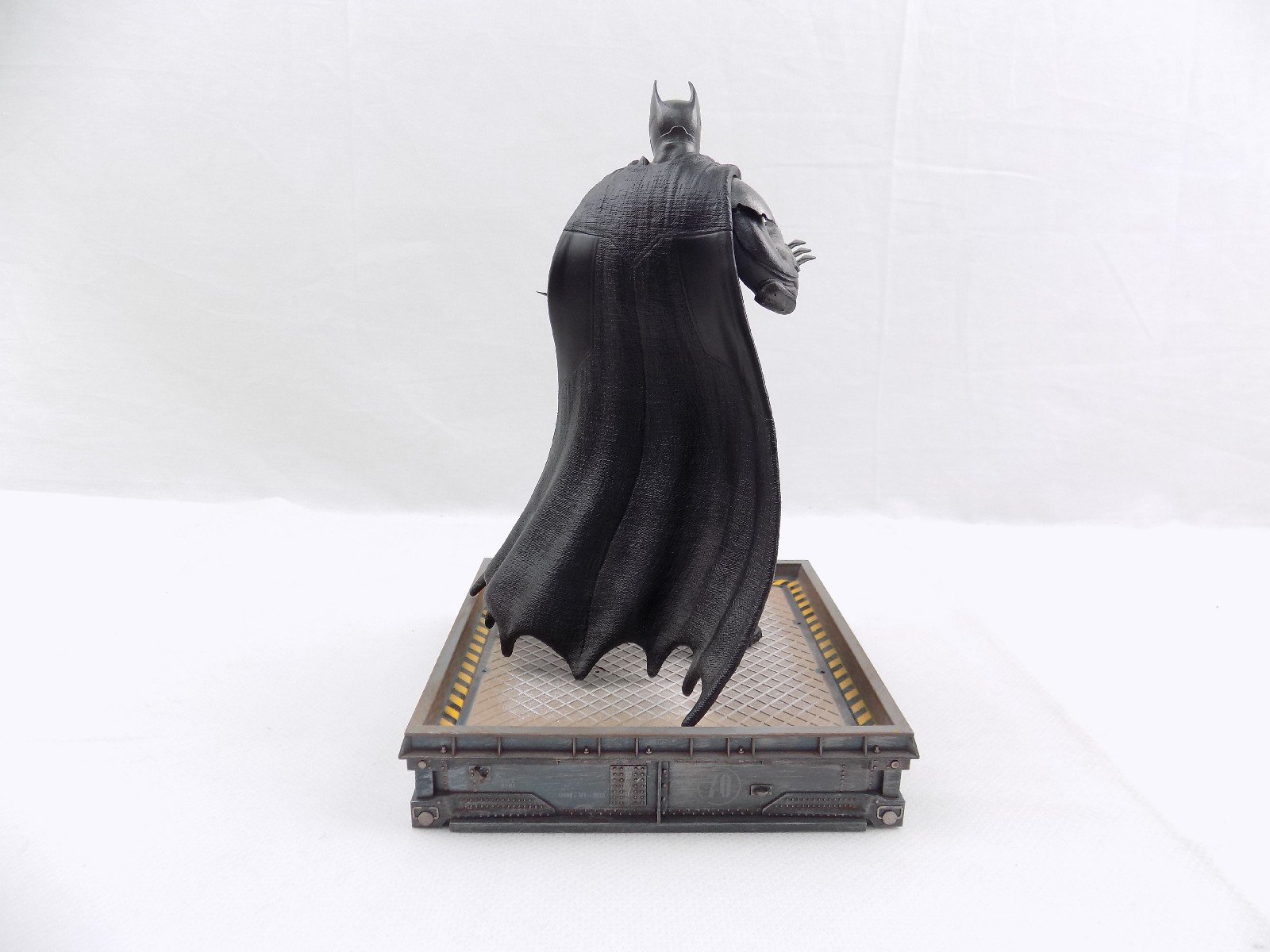 Injustice 2 Batman Collector’s Edition Statue Figurine - Starboard Games