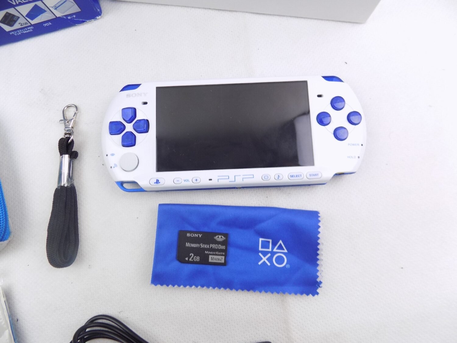Boxed Like New PSP 3000 Playstation Portable (White/Blue) Console Value ...