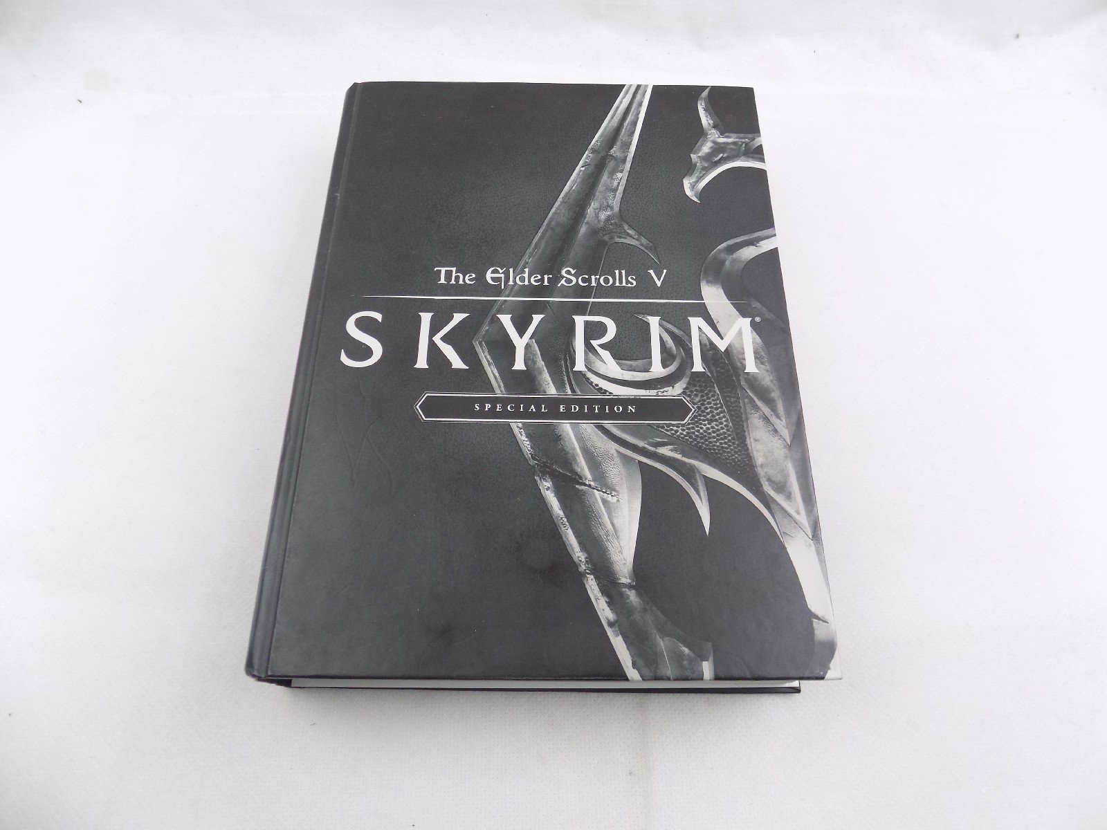 The Elder Scrolls V Skyrim Special Edition Hardcover Collector's ...