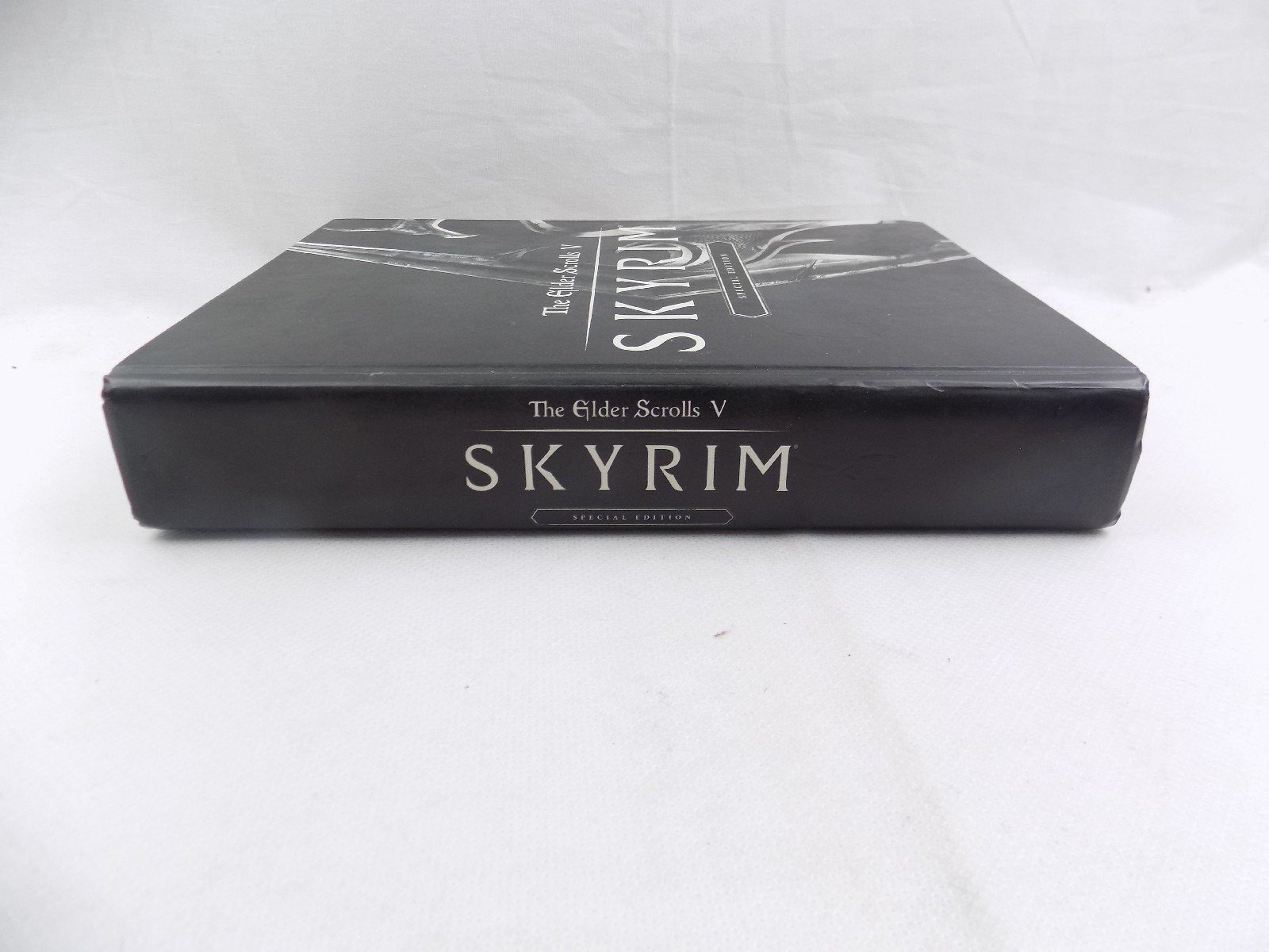 The Elder Scrolls V Skyrim Special Edition Hardcover Collector's ...
