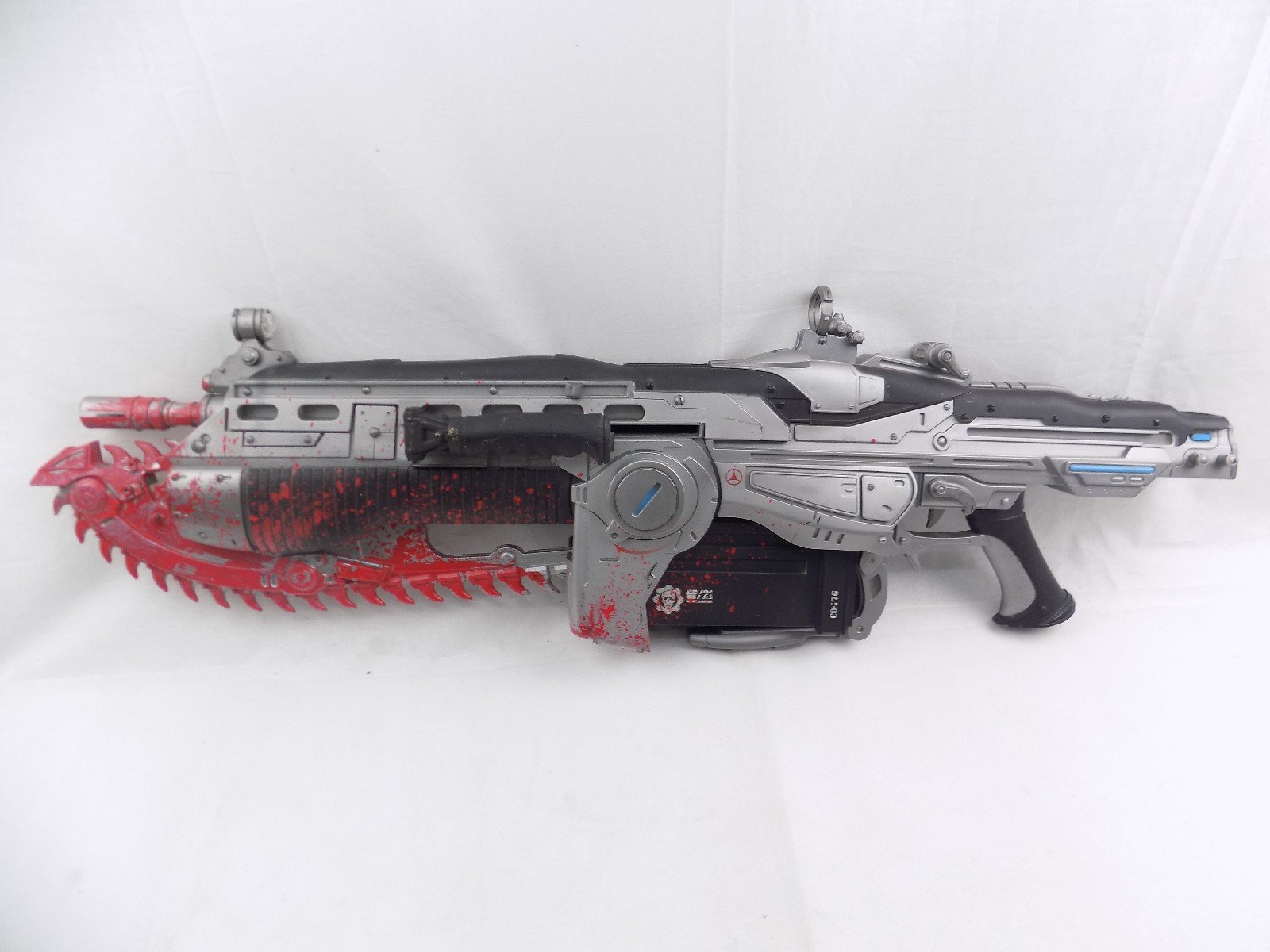 Official NECA Gears Of War Lancer Chainsaw Rifle Replica - Over 90cm ...