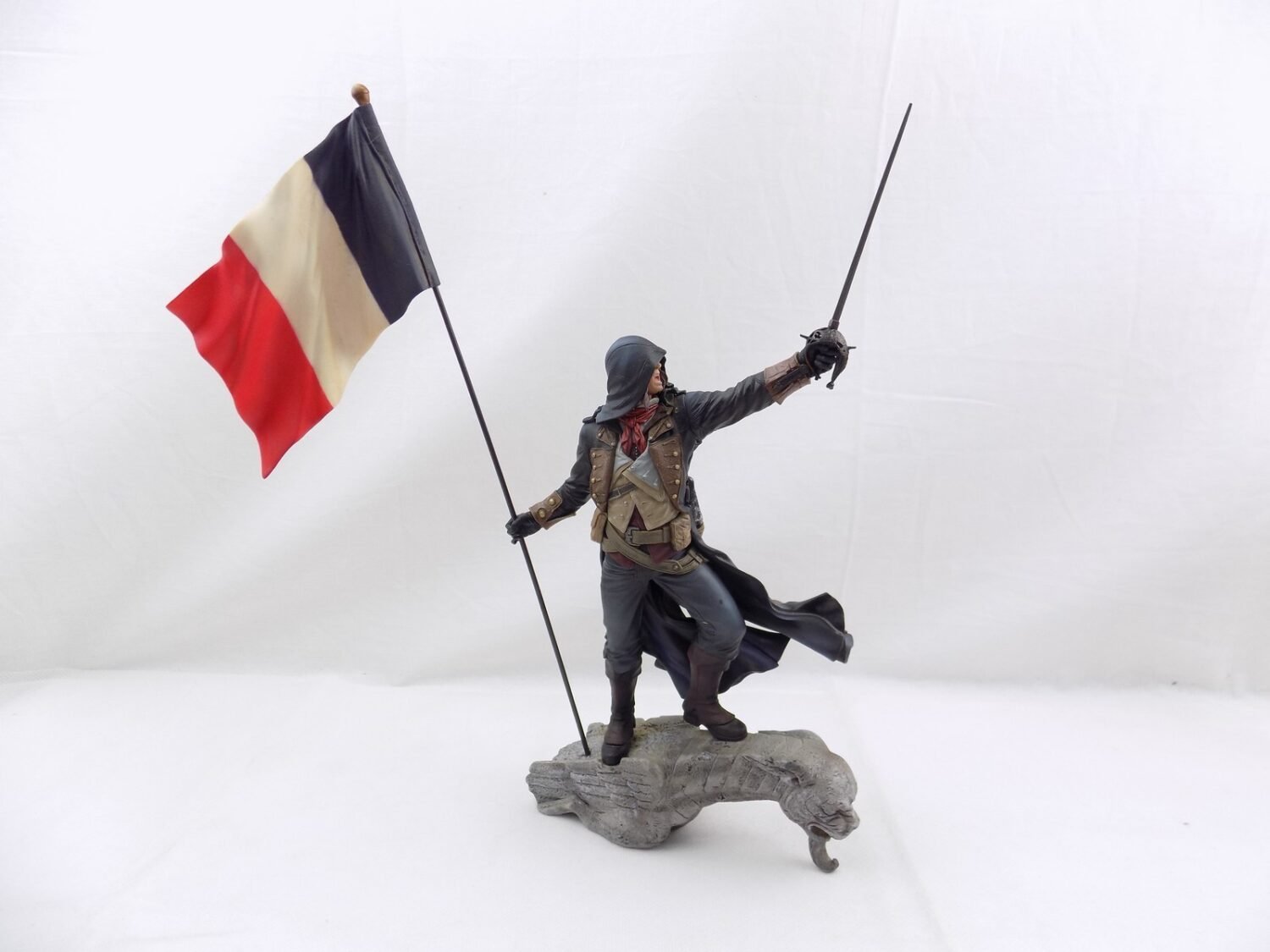 Assassin's Creed Unity Arno Statue Figurine - Starboard Games