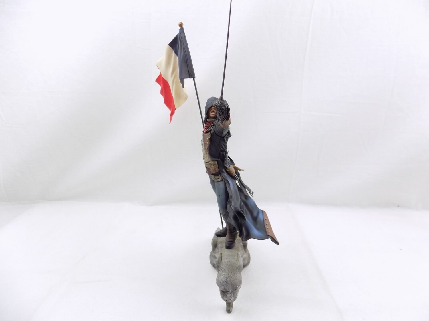 Assassin’s Creed Unity Arno Statue Figurine - Starboard Games