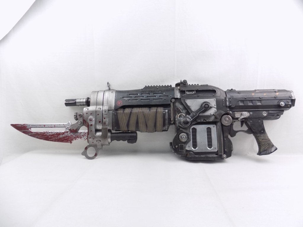 Official NECA Gears Of War Retro Lancer Chainsaw Gun Rifle Replica ...