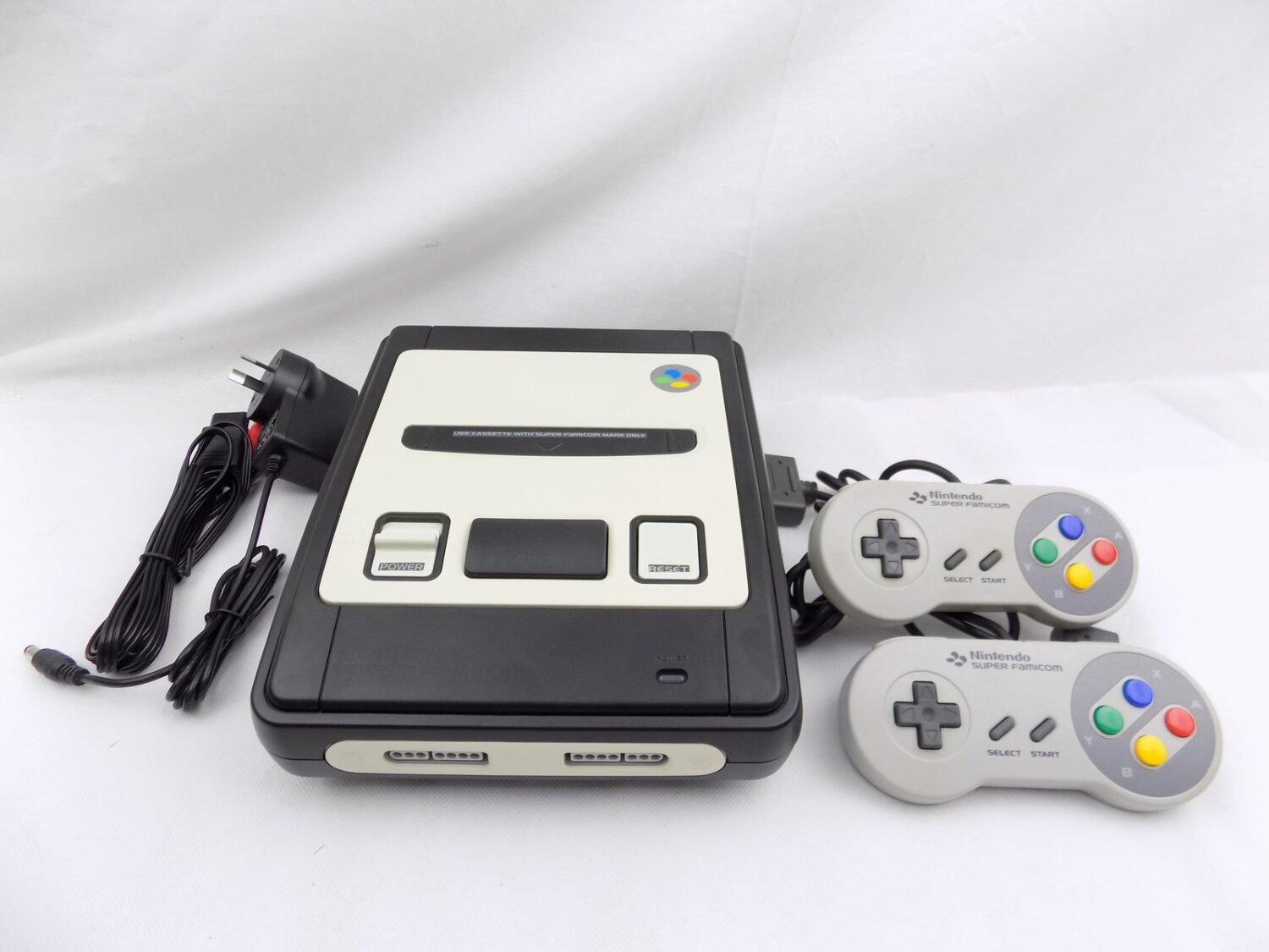 Nintendo Custom Painted Super Famicon + 2x Controllers - Starboard Games