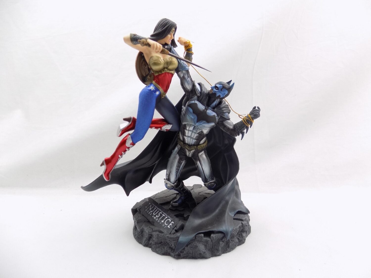 Like New Injustice Gods Among Us Collector's Edition Batman Vs. Wonder ...