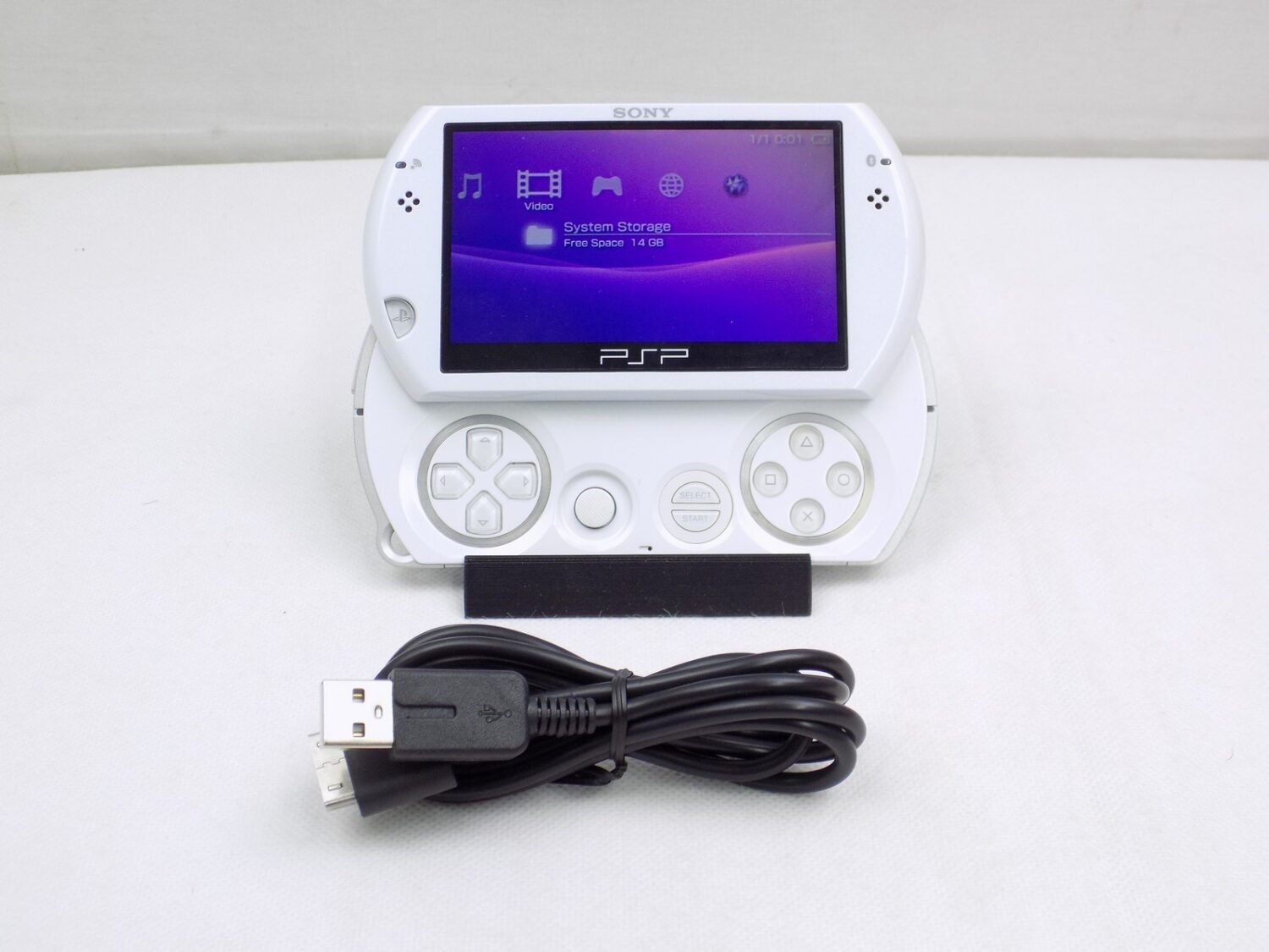 Like New Playstation Portable PSP Go White Handheld Console - Starboard ...