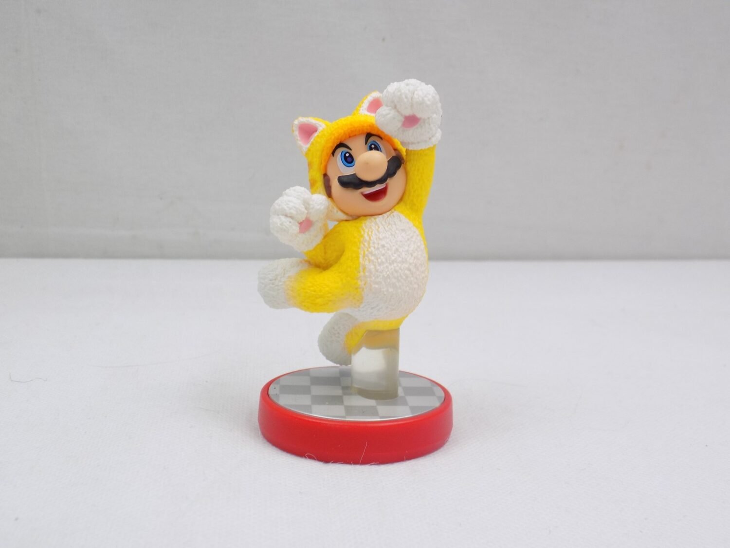 Nintendo Amiibo Yellow Cat Mario 3D World - Starboard Games