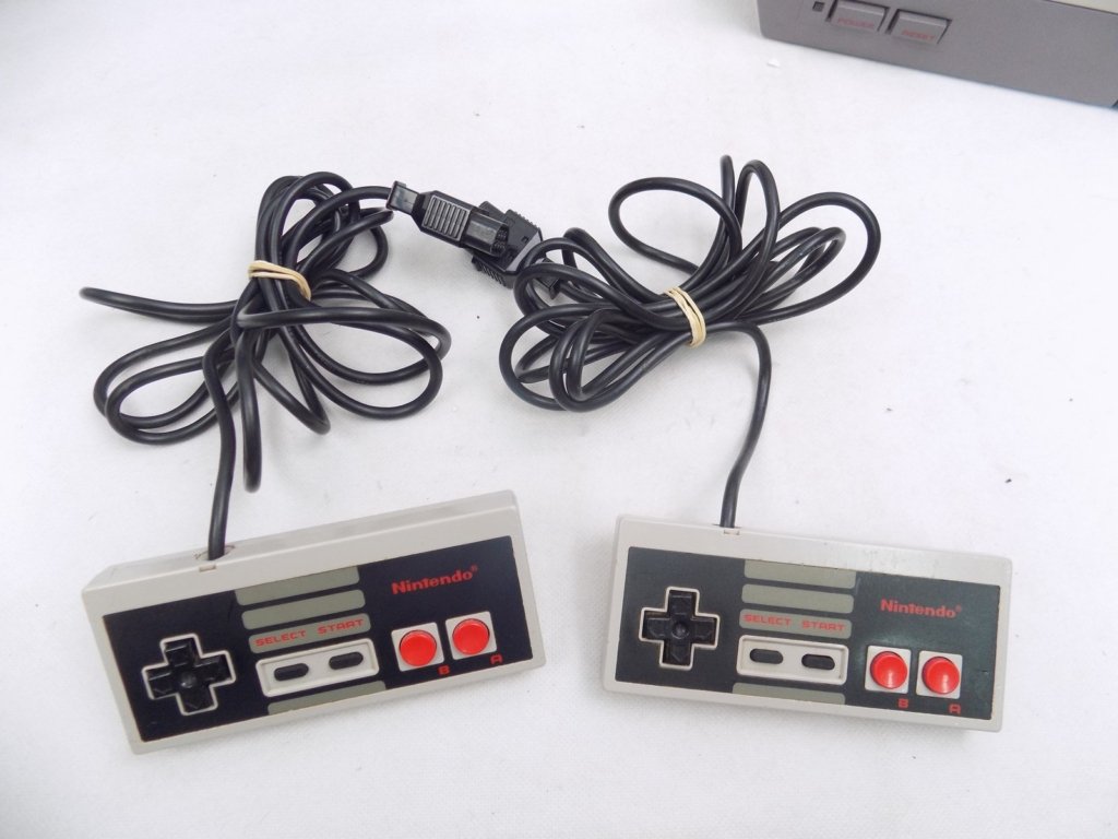 Boxed Nintendo Entertainment System Control NES Control Deck + Cables ...