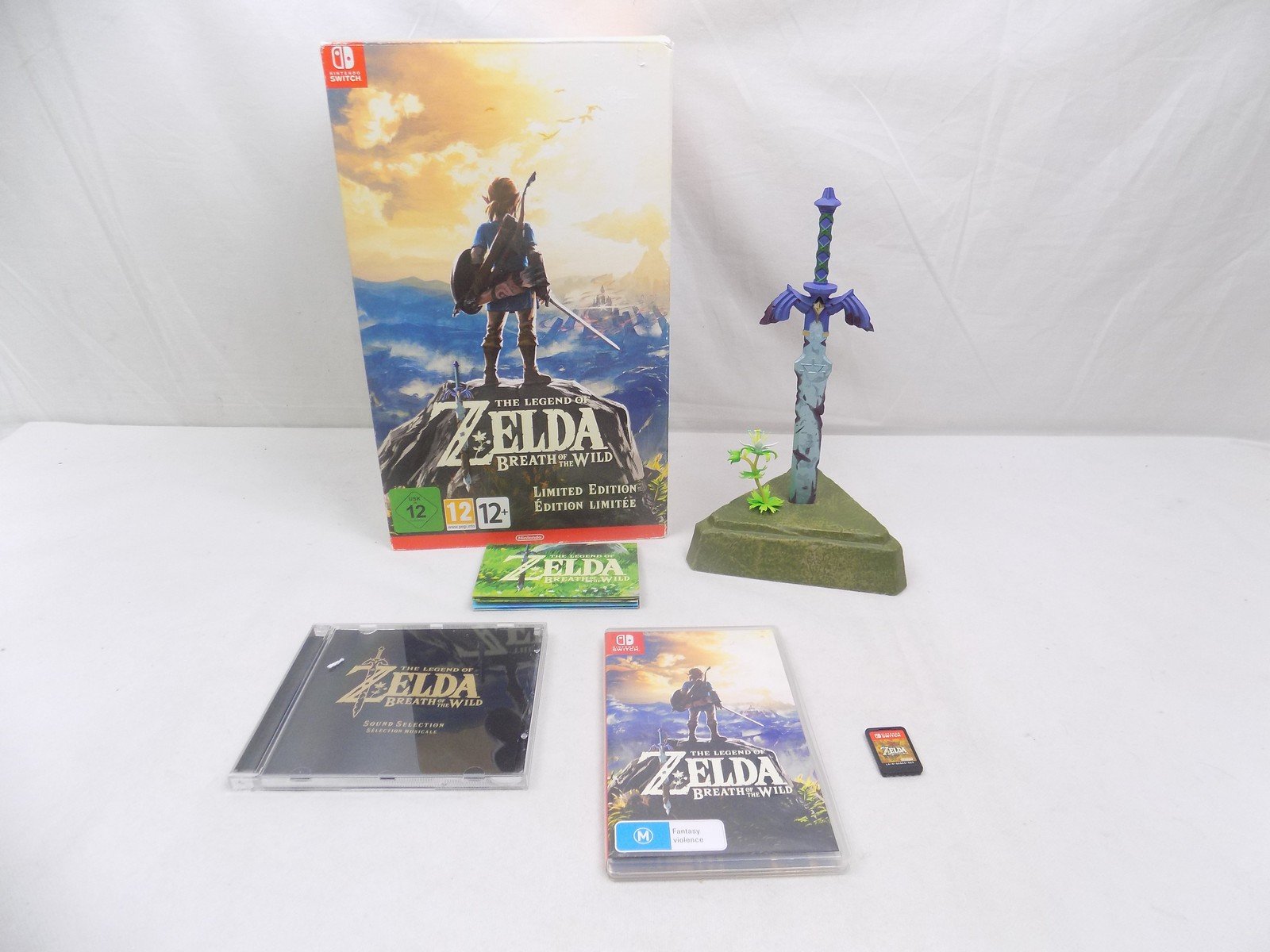 Nintendo Switch The Legend of Zelda Breath of the Wild Limited Edition ...