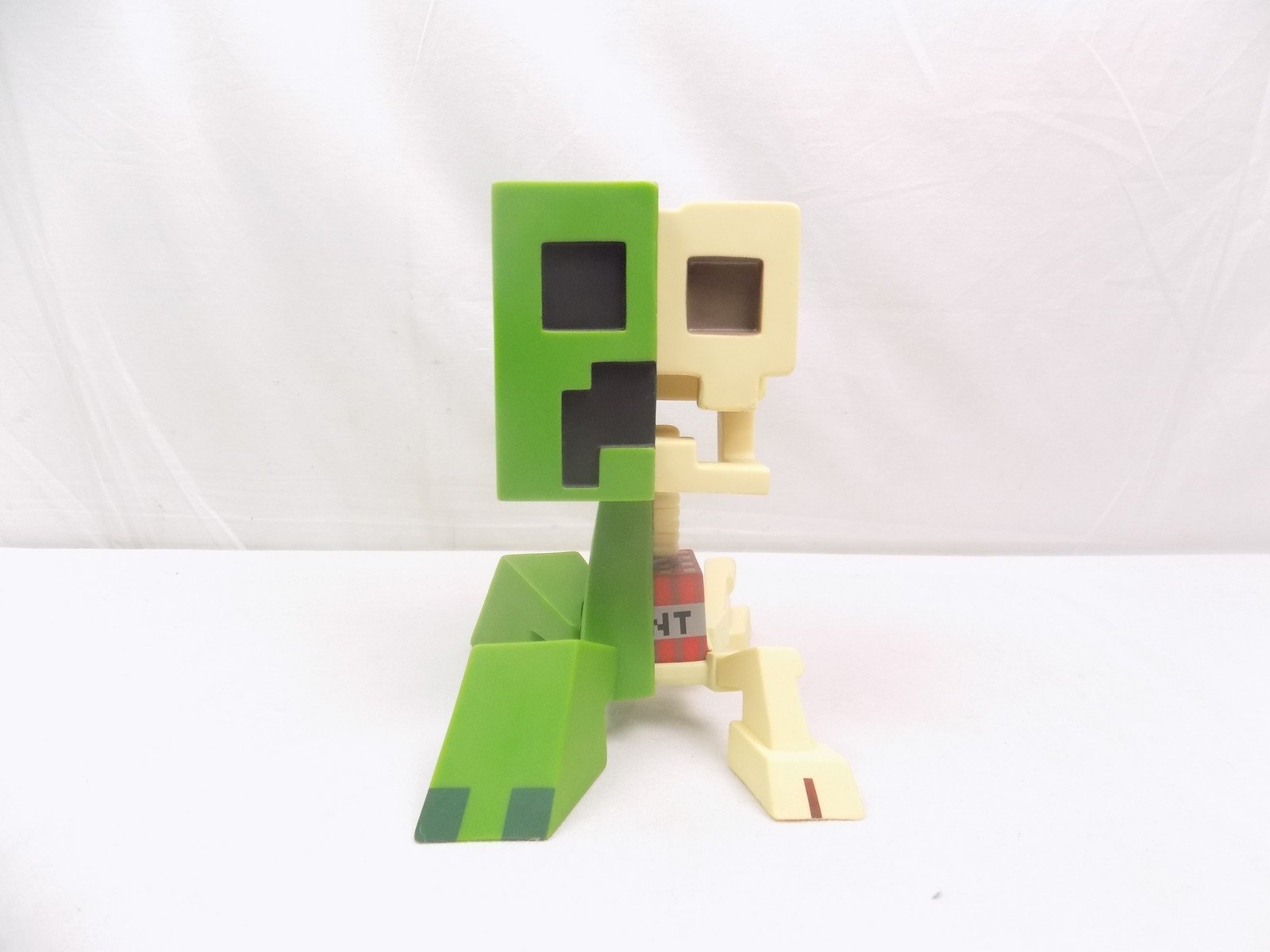 Minecraft Creeper Anatomy Deluxe Vinyl Figure 3D Puzzle - Starboard Games