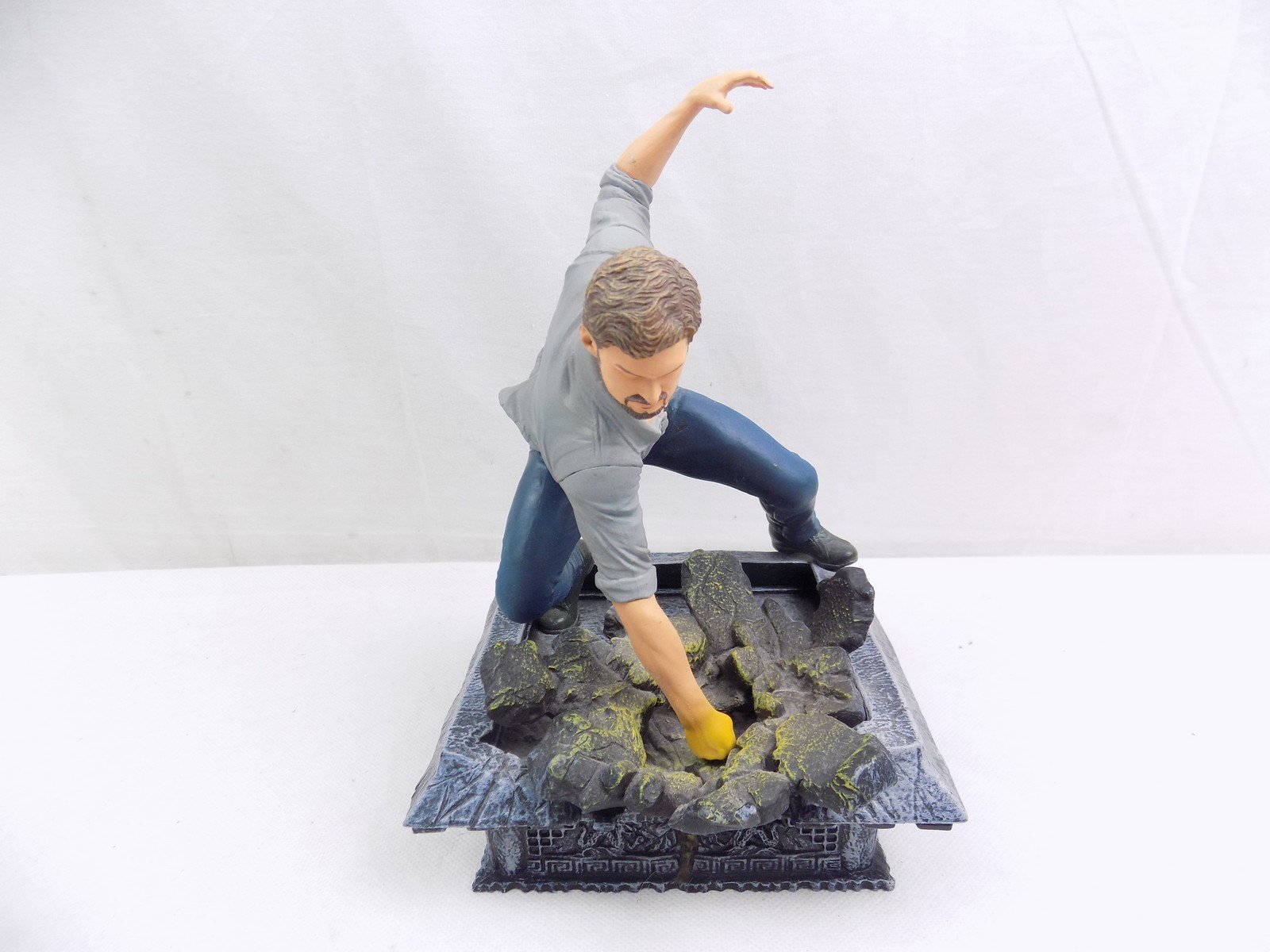 Diamond Select Toys Marvel Gallery: Netflix Defenders Iron Fist PVC ...