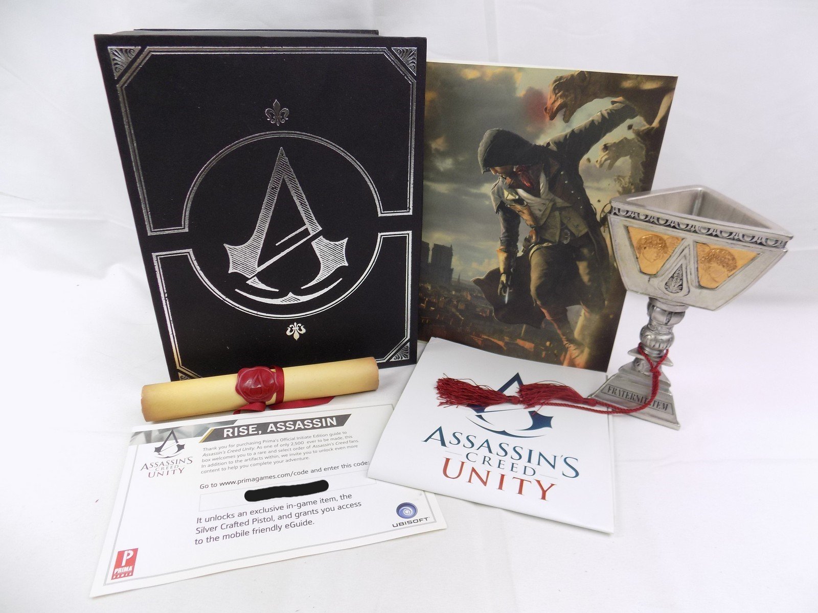 Like New Assassin's Creed Unity Initiate Edition Prima Official ...