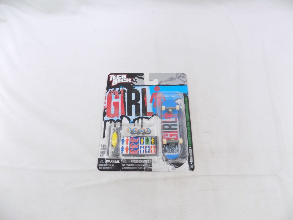 Brand New Tech Deck Girl! Skateboards Fingerboard /3 - Starboard Games